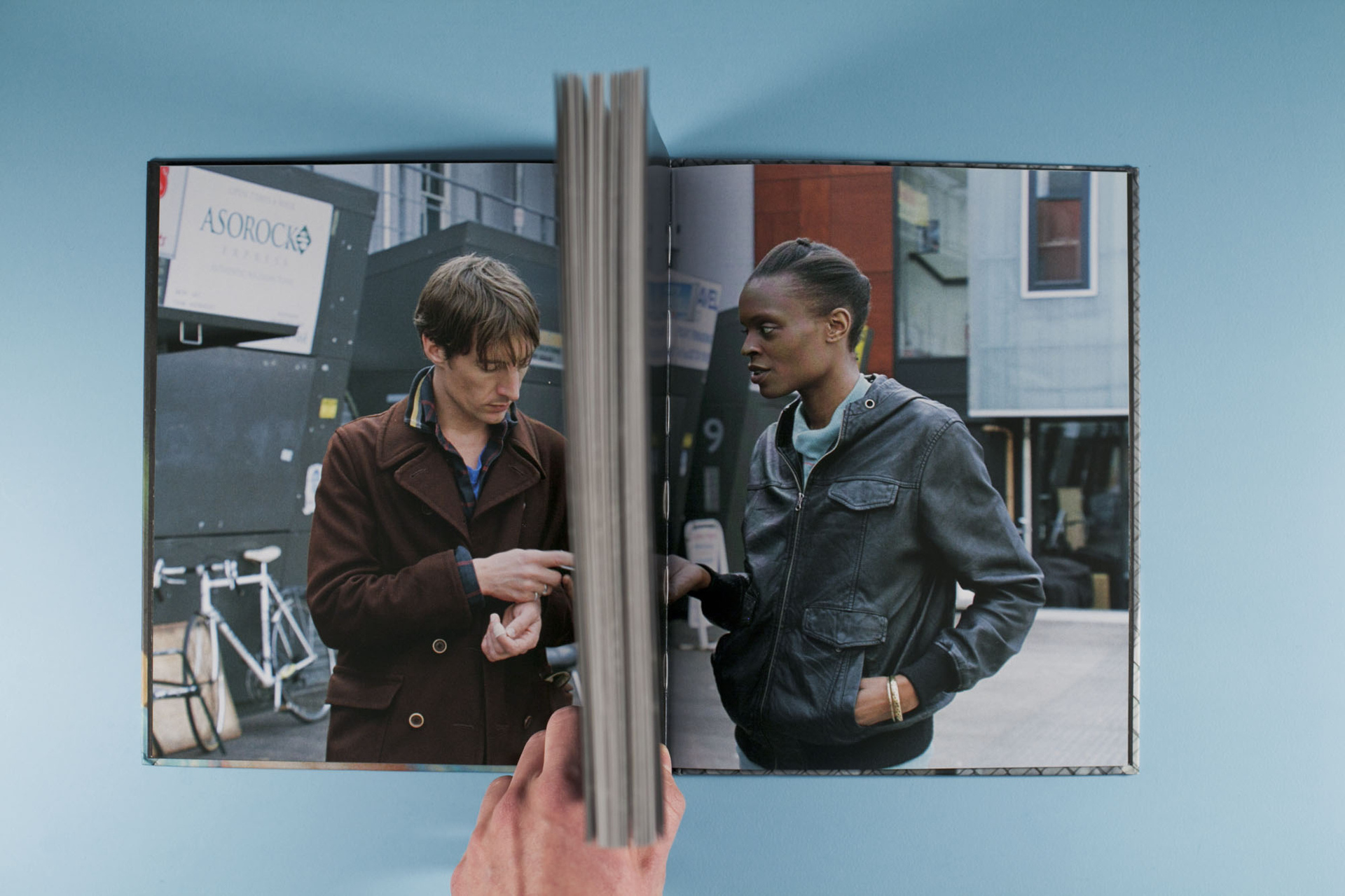 Long Gaze Short Gaze - Blank Blank